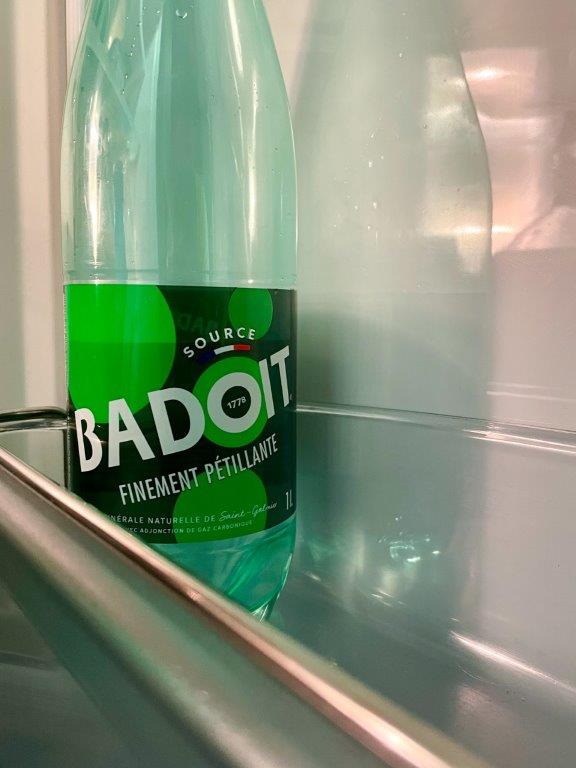 Pourquoi Badoit arrête ses bouteilles colorées | Sirha Food